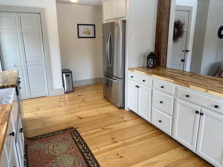 Extra Guests Stay Free<6! Gorgeous & Spacious! - Derby, VT