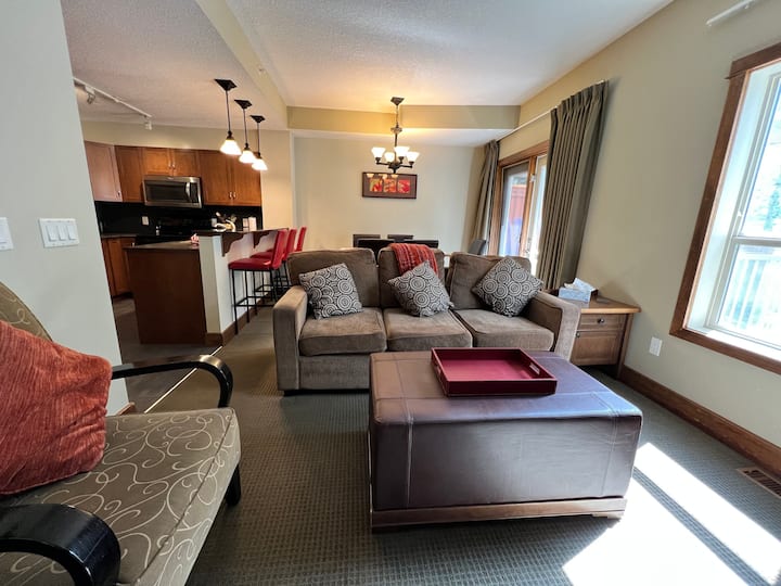 Dog Friendly 2 Bedroom At Fire Mountain Lodge - Canmore