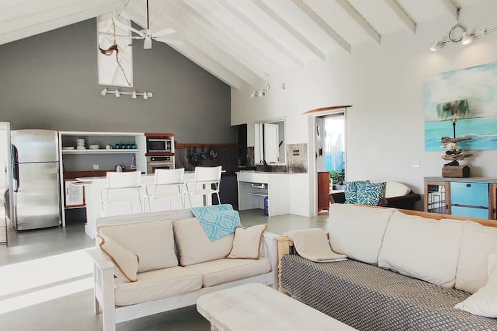2 En Suite Bedrooms
5 Min Drive To Falmouth Harbor - Antigua and Barbuda