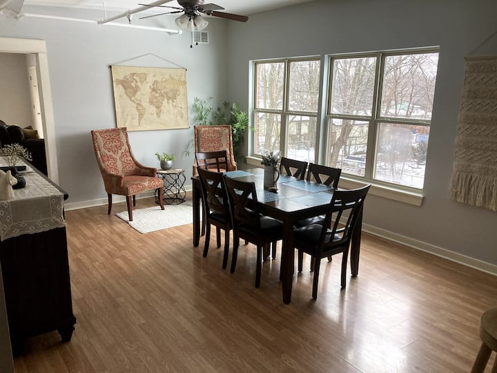 Grand View Loft - Siloam Springs, AR