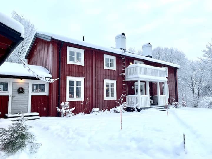 Stort Charmigt Hus I Lugnt Och Naturnära Område - Umeå