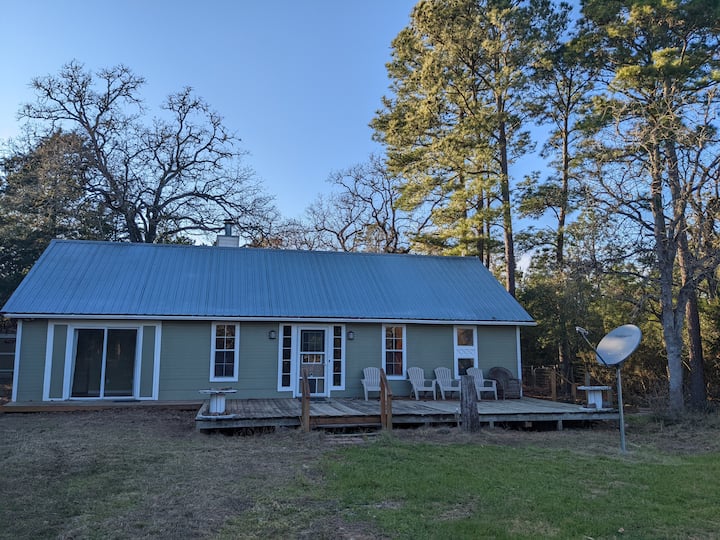 Shanti Cottage In The Lost Pines - Smithville, TX