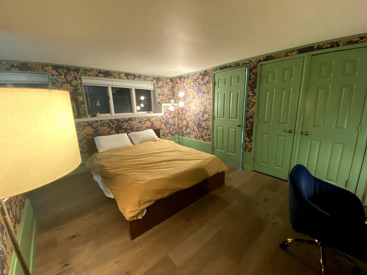 Comfortable Bedroom + Bathroom With Parking - Peekskill, NY