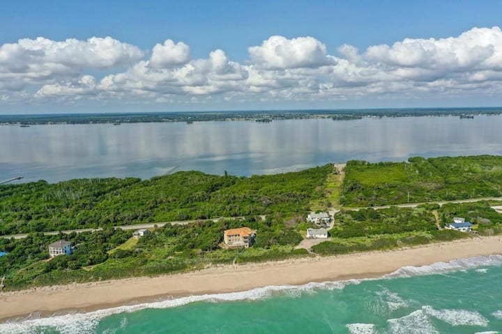 Melbourne Beach Townhouse On 1.2 Acres Oceanfront - Sebastian, FL