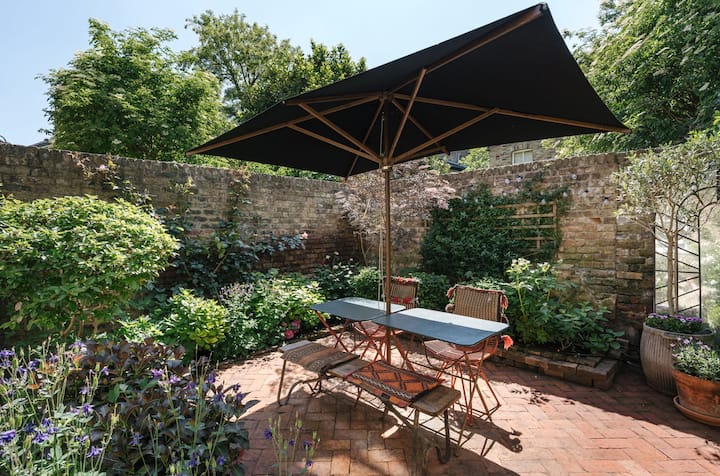 Stylish Living In Stokey - Stoke Newington - London