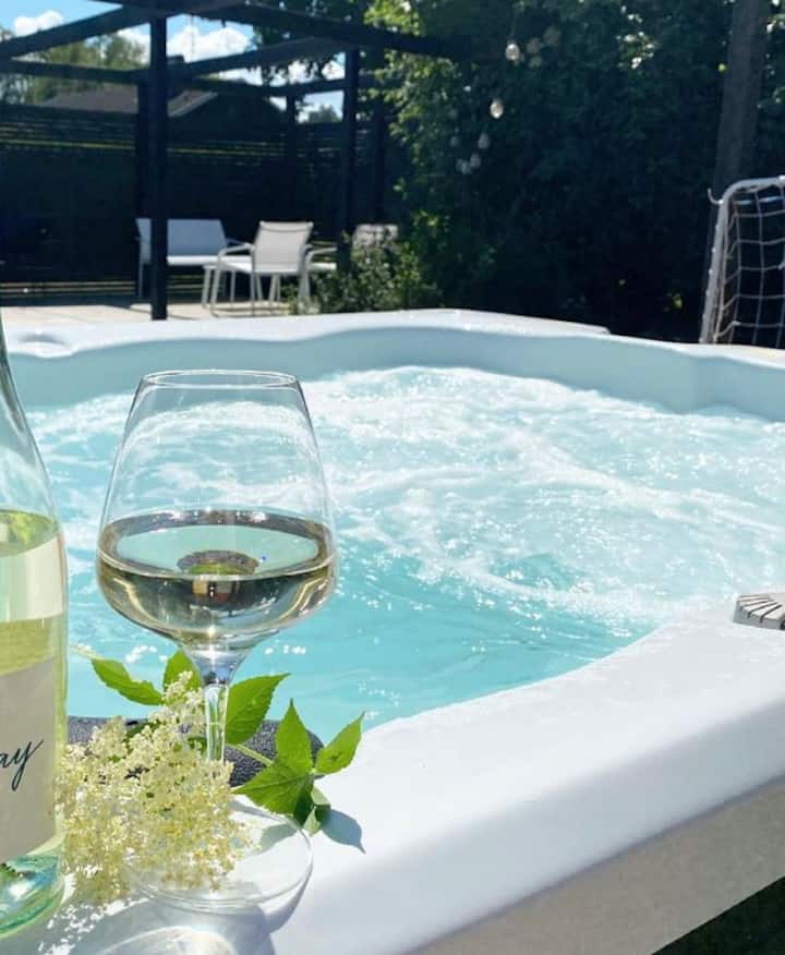 Trevlig Villa Med Bubbelpool - Mariestad