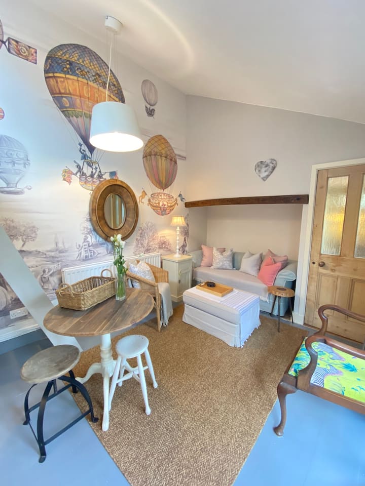 Charming Garden Cottage Central Location - Chichester