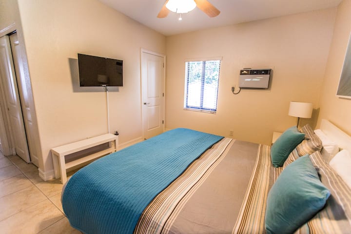 Lovely Family Suite With Full Kitchen! - Deerfield Beach, FL
