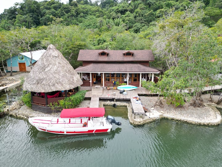 Río Dulce, Casa A Orilla Del Río - Lívingston