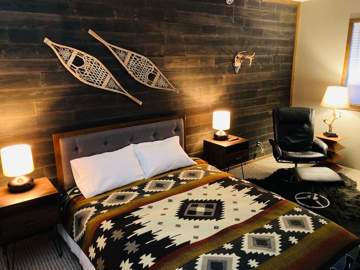 Cozy, Romantic Cabin - 12 Minutes To Ski Resorts - Big Bear, CA