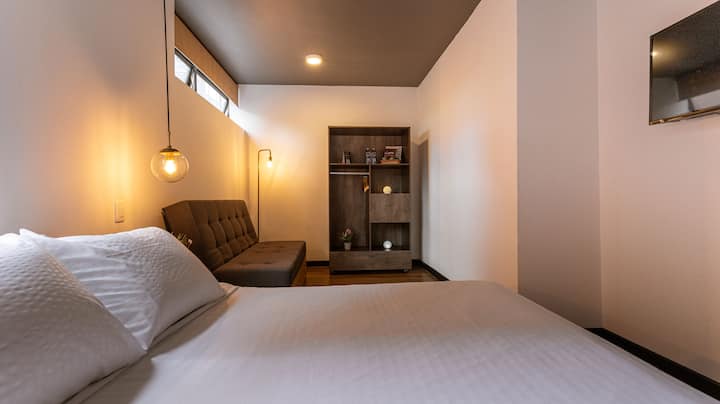 Cool Room For 4 In 93 Park – 416 - Bogota