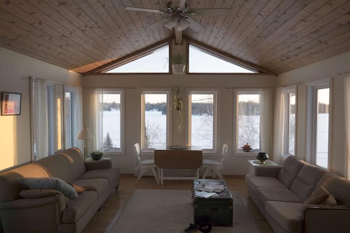 Lakefront Home On Private Acreage - Kenora
