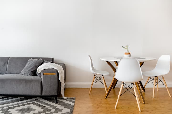 Views, 1 Block From Beach + Parking! *Monthly* - Honolulu
