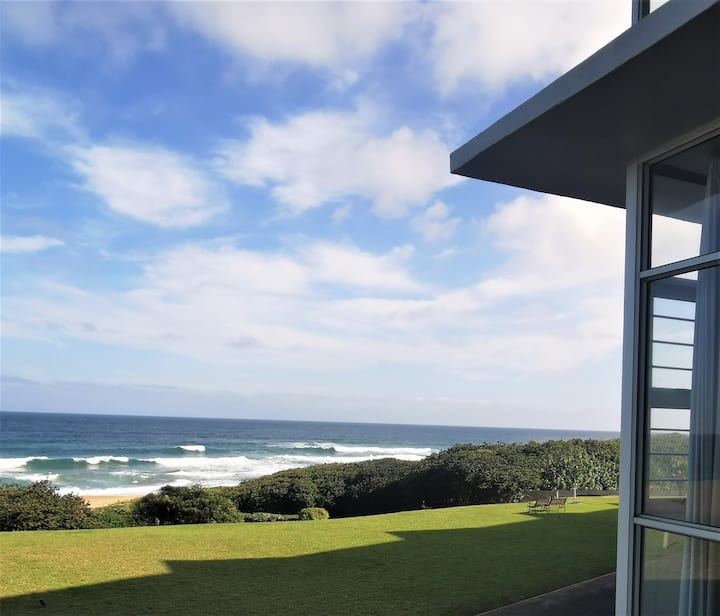 Enjoy The Sunrise - Fully Equipped Beach Apartment - Hibberdene