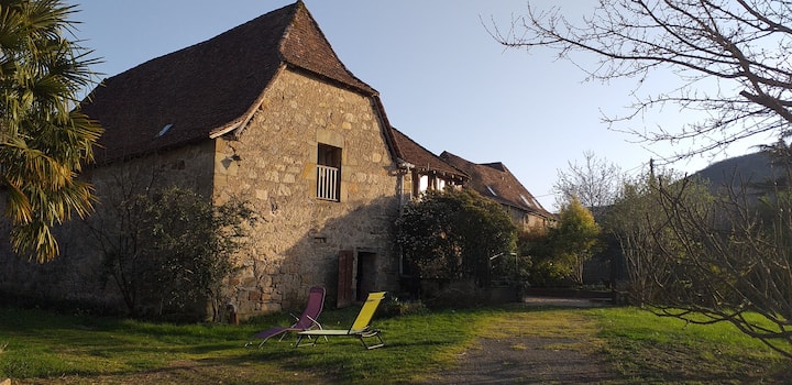 Ancienne Grange Réhabilitée, Piscine Et Jardin - Figeac