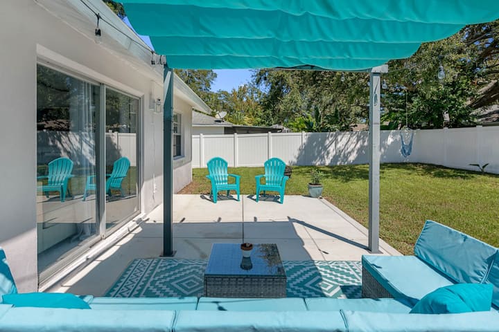 Cozy Cottage, Close To Beaches, Golf Cart Rental - Palm Harbor, FL