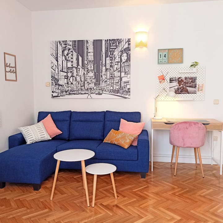 Spacious And Bright Apartment With Free Parking - Madrid