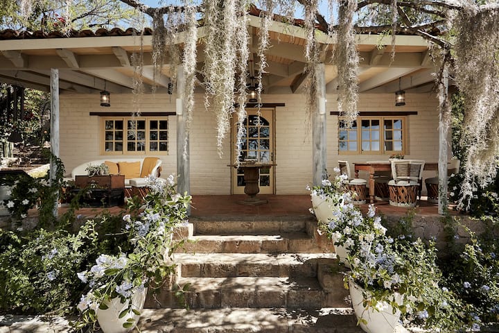 Fairytale Family Suite With Breakfast - San Miguel de Allende