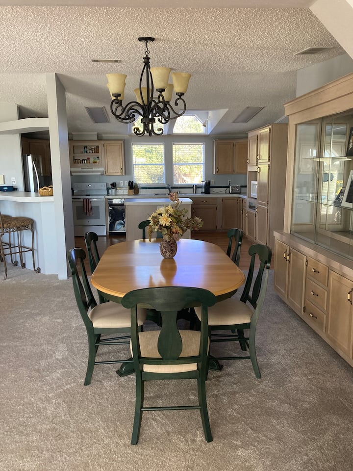 Spacious 3/2 Home On 1.5 Acres With A Lake View. - Lake Weir, FL