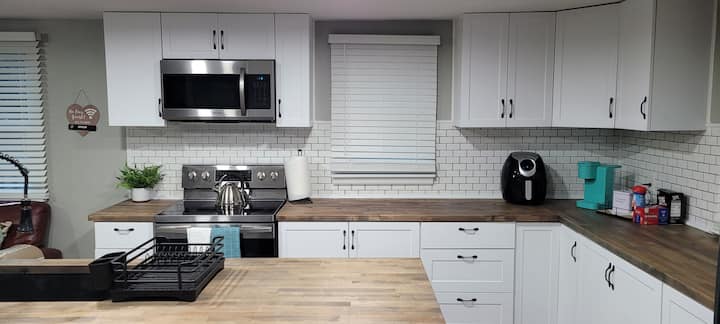 3 Bedrooms 2 Bath House 5 Minutes To Wakemed Cary - Cary, NC