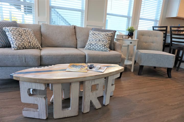Modern 3 Bed/3 Ba Walkable To Downtown Surf City! - Sea Haven Beach, NC
