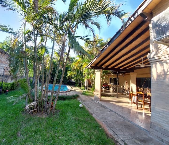 Casa Encantadora Con Piscina Y Quincho - Paraguay