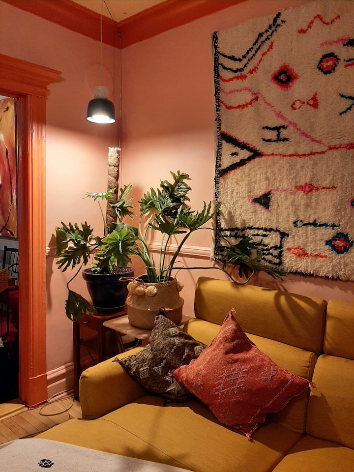 Grande Chambre Dans Logement Plateau Mont-royal! - Montreal