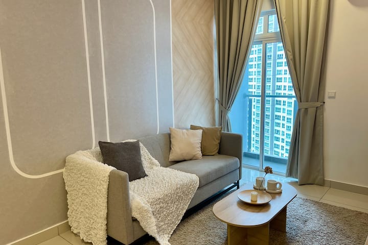 2 Bedroom Apartment  Klcc View , Next To  Lrt - Kuala Lumpur
