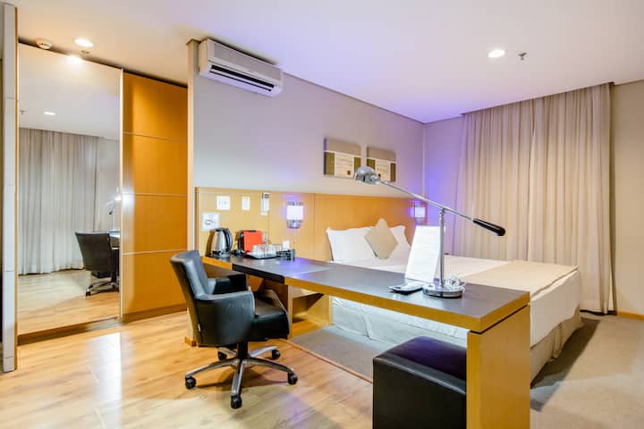 Hospedez - Flat Espaçoso Prox. A Alphaville Ap1210 - Osasco