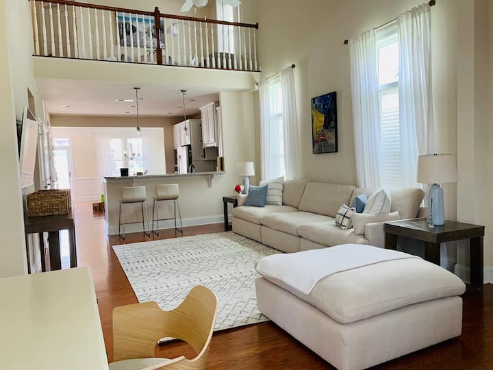 Cheerful Townhouse With Beach&pool&gym - 芬威克島