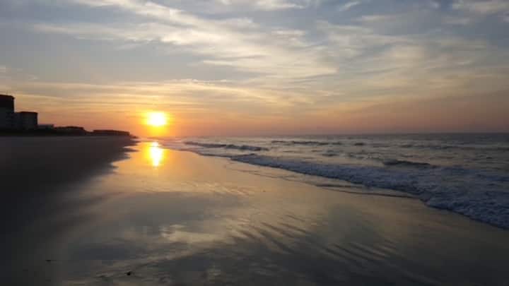 Beautiful 3 Bedroom Townhouse! Beach! Pool! Fun!! - North Topsail Beach, NC
