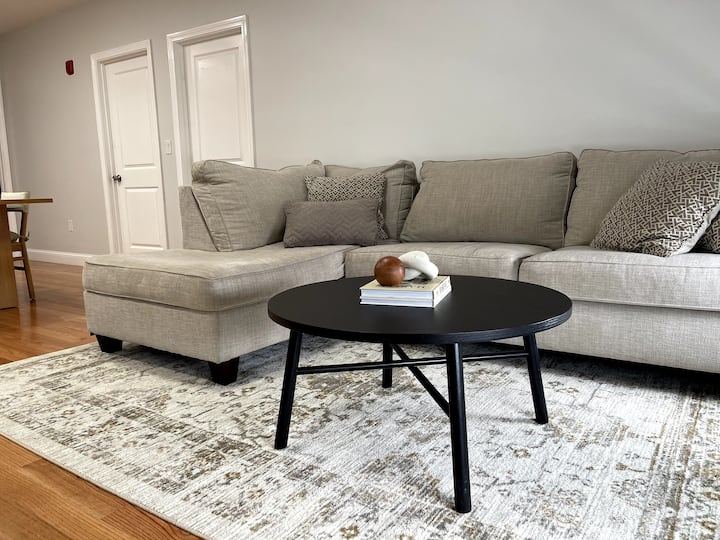 Cozy 2 Bedroom 1 And A Half Bathroom By Encore - Revere, MA