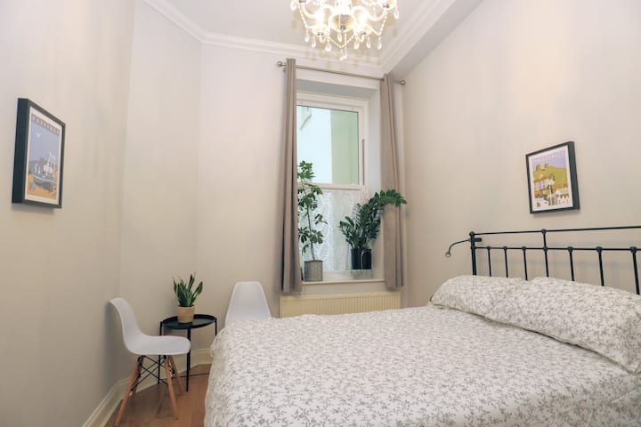 Seagulls Nest- Stylish 1 Bed Seafront Apartment - Bexhill