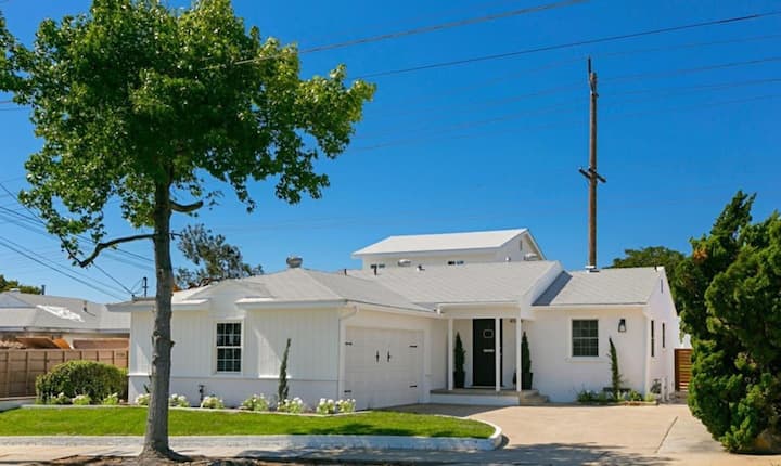 New! 4 Bed 2 Bath, Central, Family Friendly! - San Diego, CA