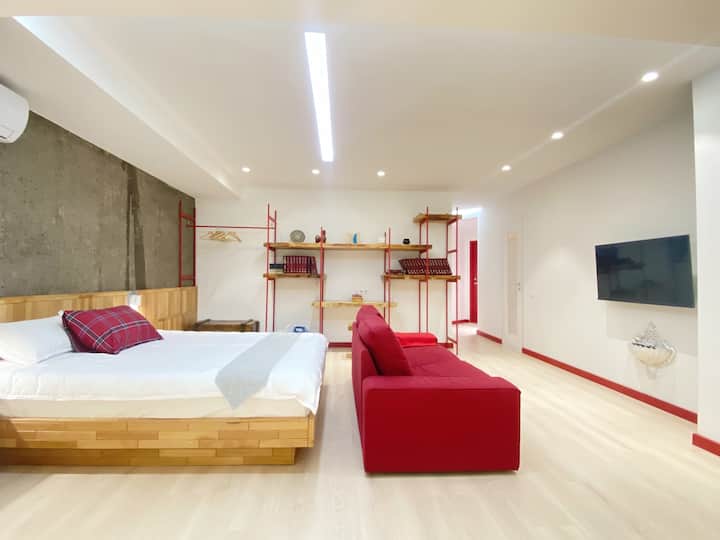 Cozy Little Red - Tashkent