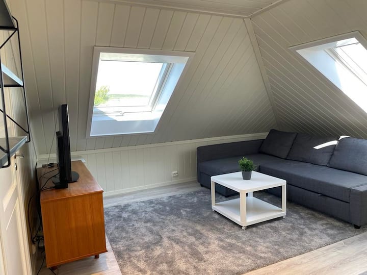 Sentrumsnært Loftsleilighet På Lund I Kristiansand - Kristiansand