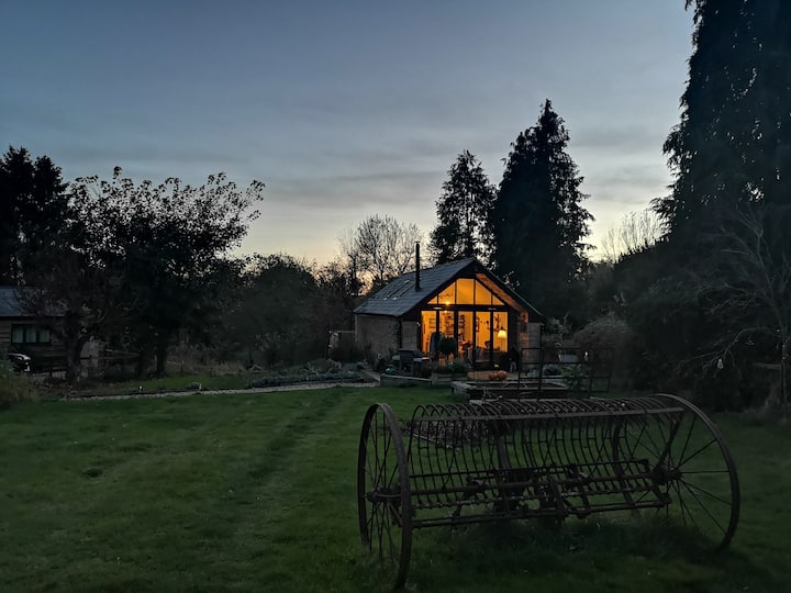 The Cart Shed - Charming Barn Conversion - Yeovil
