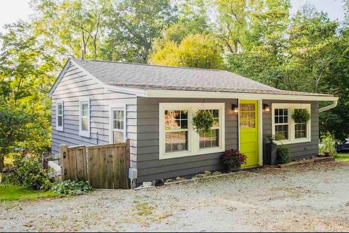 Clifton's Cozy Cottage - Yellow Springs, OH