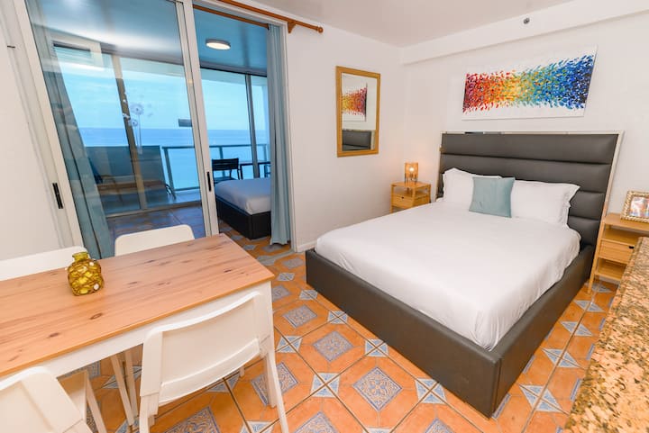 Panoramic Beach View | Balcony + Divider + Valet - South Beach, FL