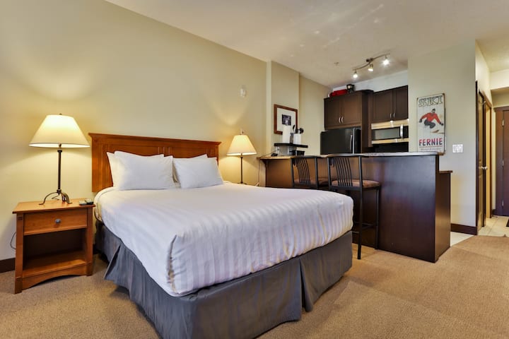 Silver Rock Studio With Full Kitchen And Queen Bed - Fernie