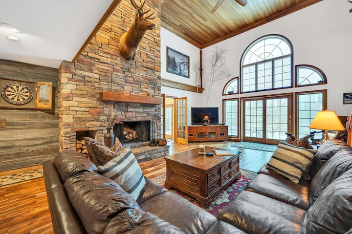 5 Bedroom Home, On Golf Course & Close To Boyne - Petoskey, MI