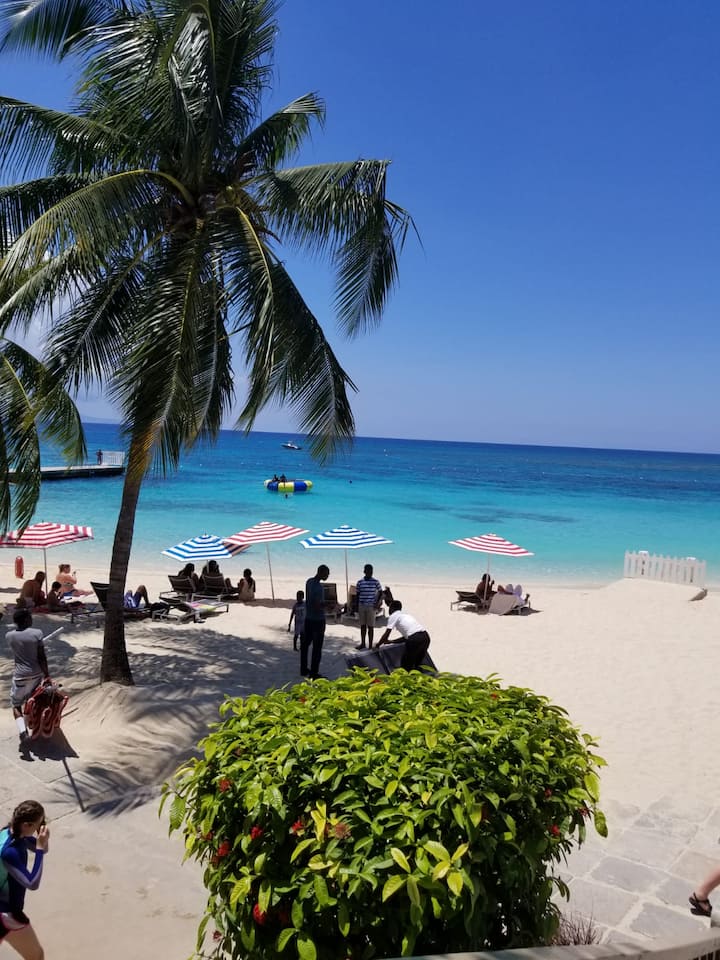 Oceanview 1 Bedroom Apt With A/c, Cable, & Wifi - Ocho Ríos