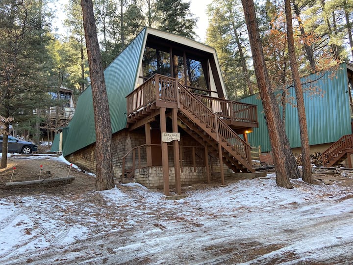 Lazy Dog Lodge - Hot Tub, Dog Friendly, Wifi - Ruidoso, NM