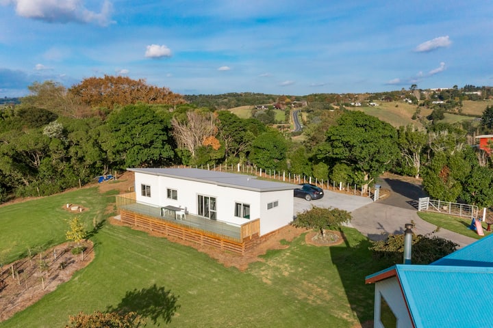 Adorable 2 Bedroom Modern Cottage With Rural Views - Pukekohe Hill