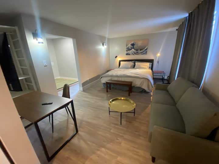 Newly Renovated 1br1ba With Asian Style Tea Room - Edmonton