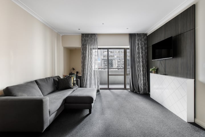 Spacious And Central Urban Living+pool And Balcony - Melbourne