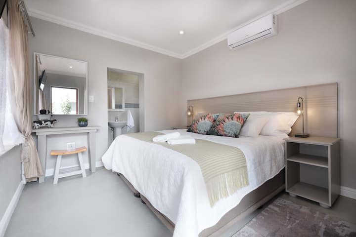 Welcome To Adderley House Melken Stal - Robertson