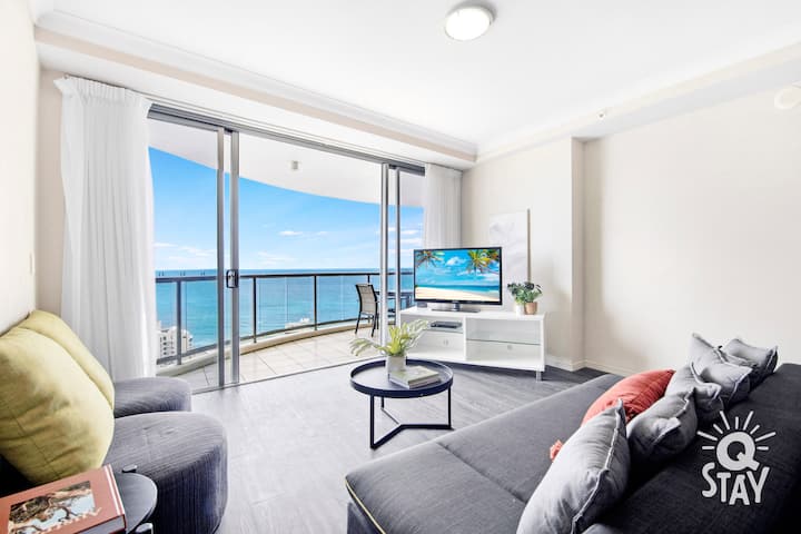 2 Bedroom Ocean View Holiday Apartment, High Floor - Surfers Paradise
