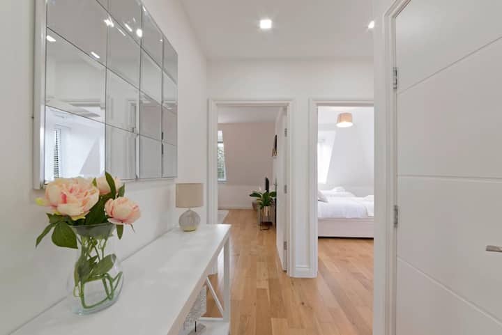 Spacious Two Bedroom Loft Apartment - Essex