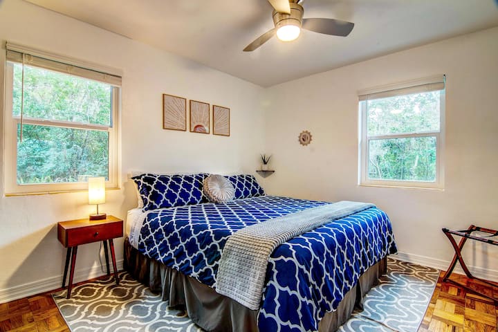 3 Bed Midcentury Modern By Duckpond Downtown! - Gainesville, FL